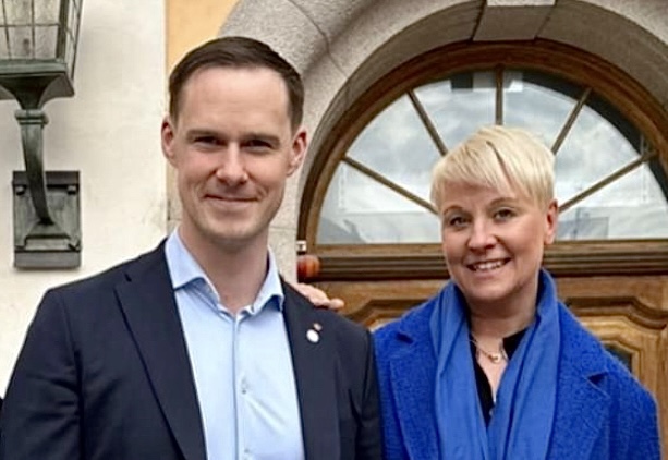Äldre- och socialförsäkringsminister Anna Tenje imponerad av Västmanland
